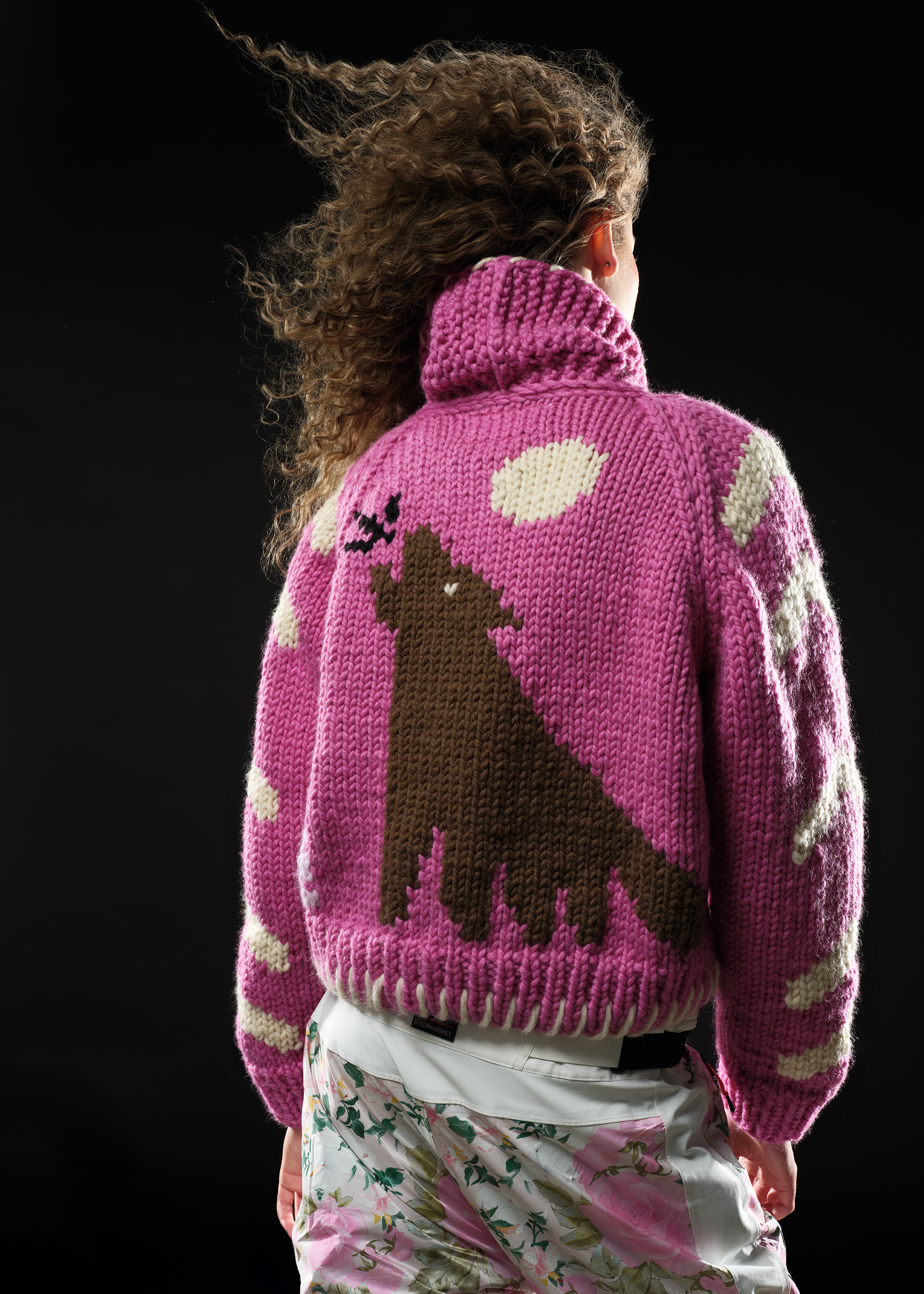 The Short Coyote Cardi in Raspberry - GOGO FAST – GOGO Sweaters